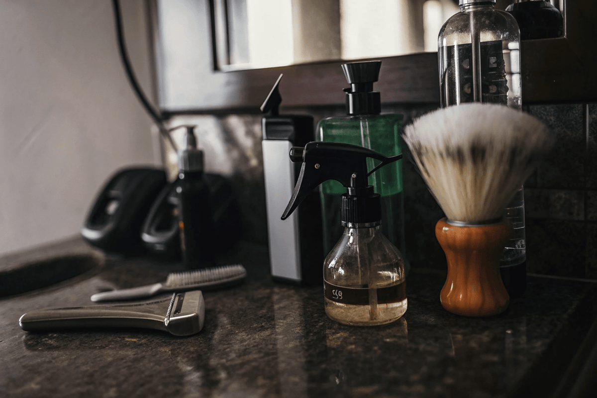 How to Disinfect Hair Clippers: Complete Guide | Bestbomg